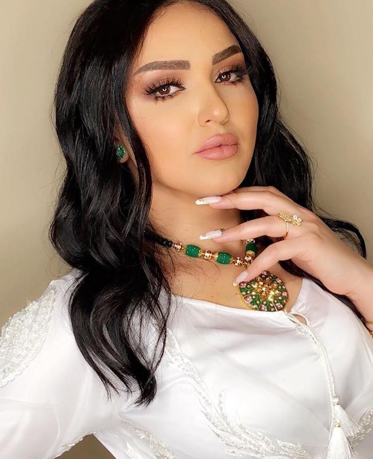 شارا ئیبراهیم بە ستایلێکی سەرنجڕاکێشەوە بەشداری لە ریکلامێکی بازرگانی دەکات